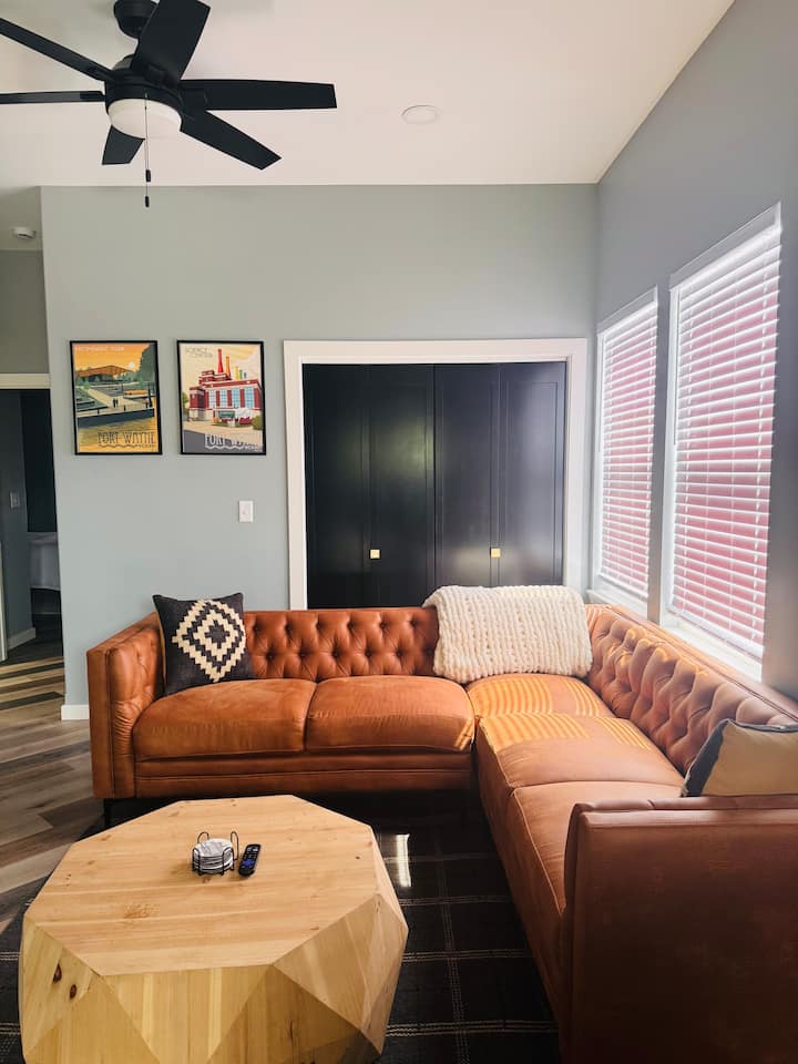 The Duo | 4br Entire Downtown Duplex - Fort Wayne, IN