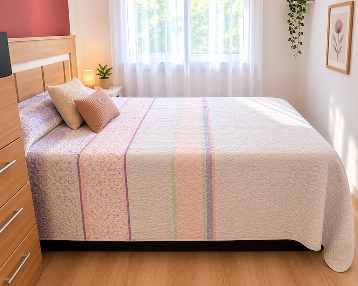 Private Room Near Airport, Beach & Barcelona - Casteldefels