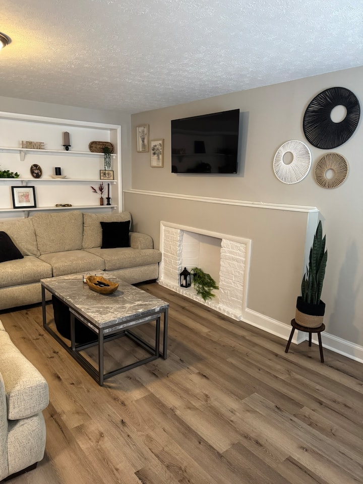 Cozy Cottonwood Cottage| Clintonville 3br Near Osu - Columbus, OH
