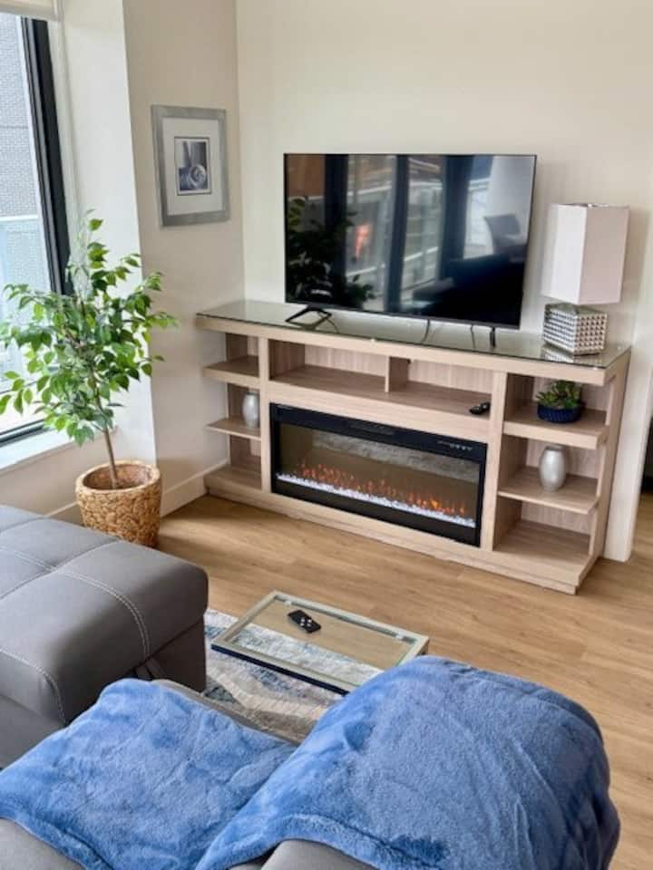 2 Bed / 2 Bath Corner Unit In Aqua 1 Waterfront - Kelowna
