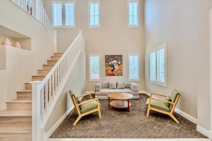 Elegant 5br Gem @Ontario W/ Grill | Near Airport - Ontario, CA