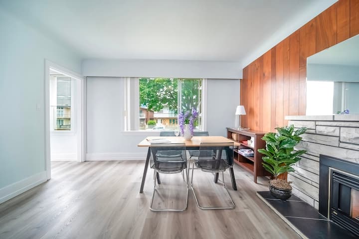 Cozy Private 3 Bedrooms Suite - North Vancouver
