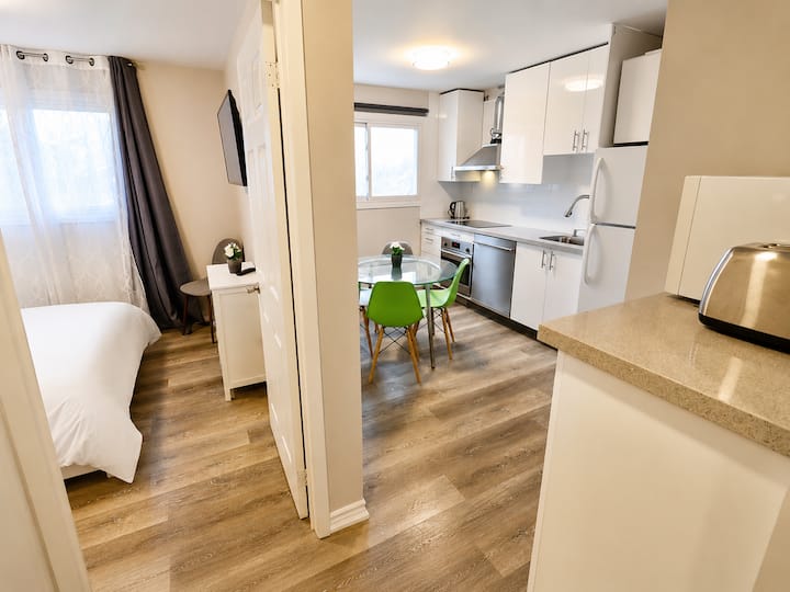 Great Thornhill Top Floor Pad - Vaughan