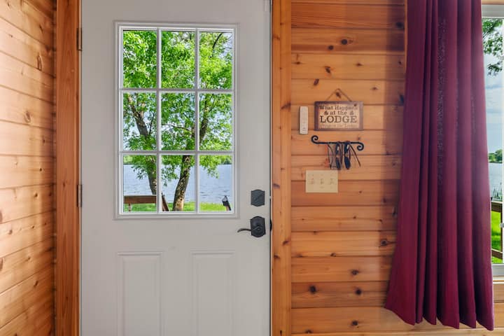 Granite Cabin | Lakefront Retreat W/ Private Dock - Annandale, MN