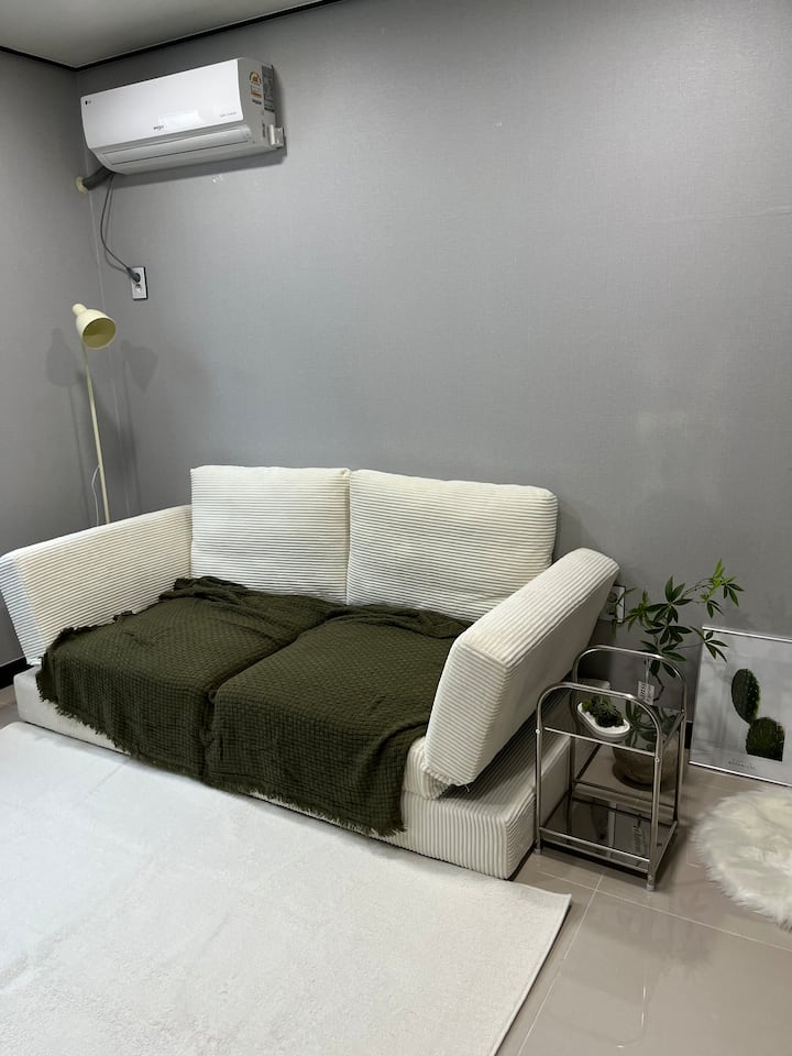 Leaf 405 - Daejeon