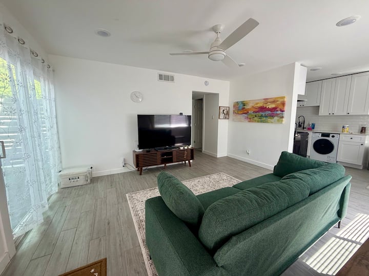 Sleek East Austin Retreat | Near Downtown - Austin