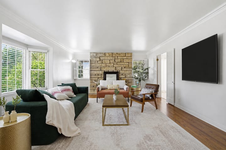 Charming Mid-century San Marino Retreat W/ Pool - San Marino, CA