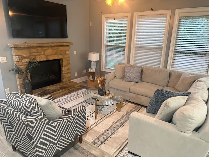 Spacious And Comfortable Home In A Prime Location. - Lake Lanier, GA