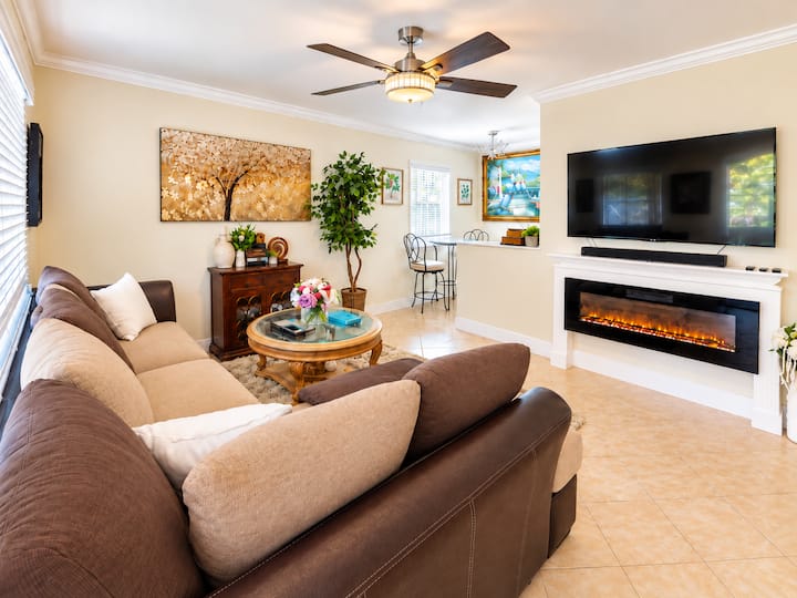 Cozy 1br Near Beach & Main St | 31+ Days - Huntington Beach, CA