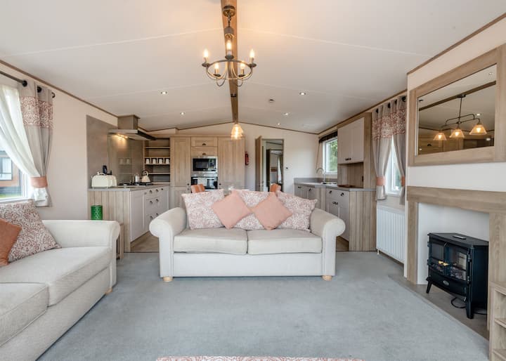 Gold Premium Caravan Parking Ensuite & Decking* P - Nairn
