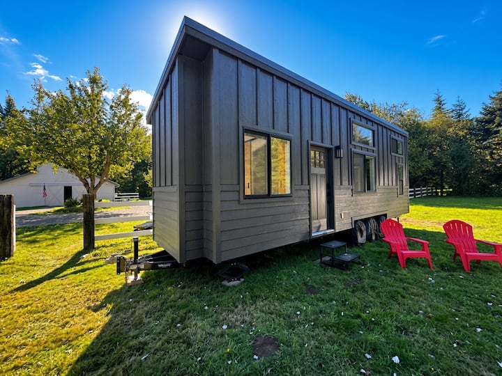 Close To Downtown | Tiny House Basecamp Farm Stay - Snoqualmie, WA