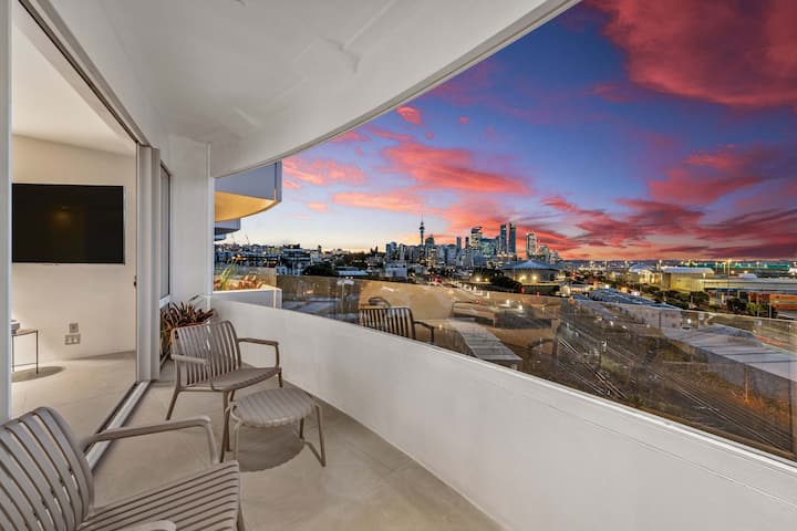 3br Penthouse Cbd & Harbour Views | Zodiak Stays - Auckland
