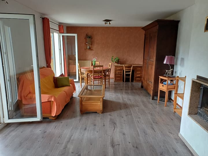 Maison Paisible Aux Portes De La Région Des Lacs - Doucier