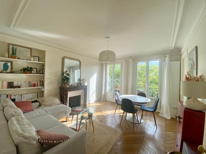 Lumineux Avec Balcon Au Cœur Du 11e - ibis Budget Paris La Villette 19ème
