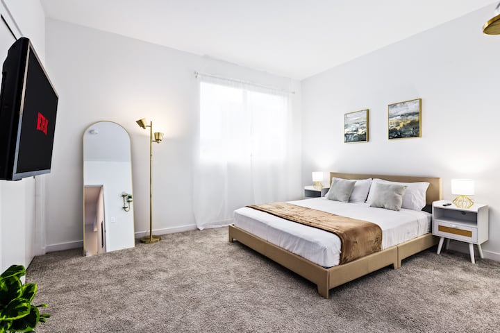 Hollywood Luxury Apartment | Close To Universal - Arts District - Los Angeles