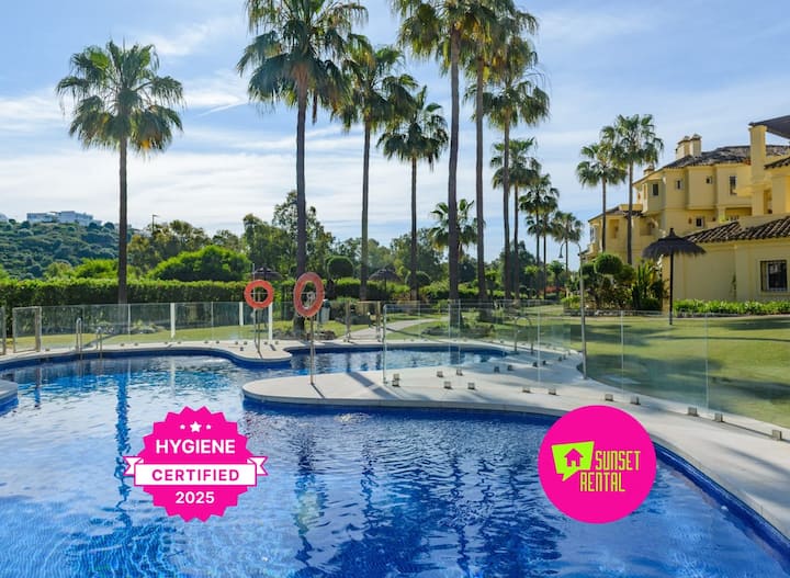 Elegant Apartment With Terrace & Pools Near Beach - Casares