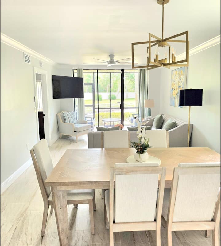 Chic Coastal Retreat W/ Chef's Kitchen - Bradenton, FL