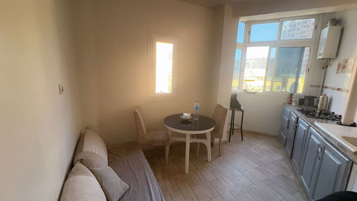 Appartement F2 Entièrement Meublé - Oran