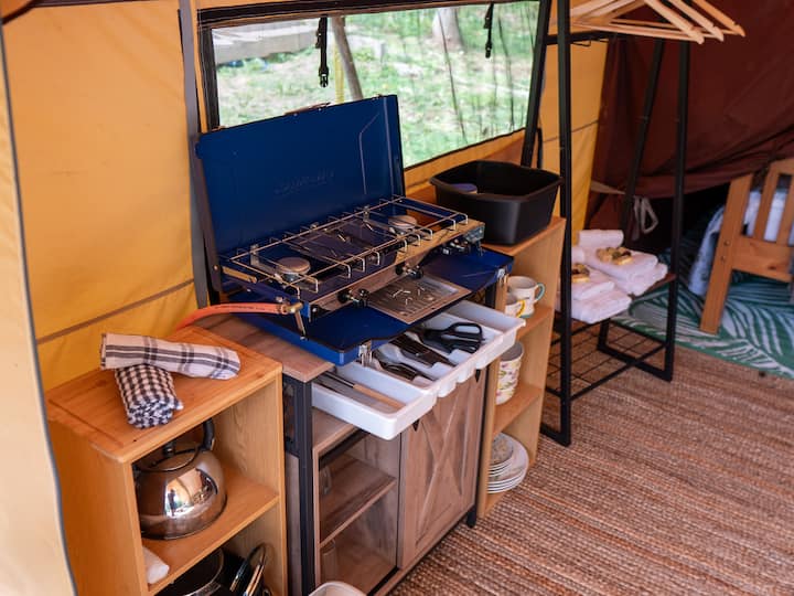 Chirps Is A Luxurious Safari Tent That Sleeps 4 - St Agnes