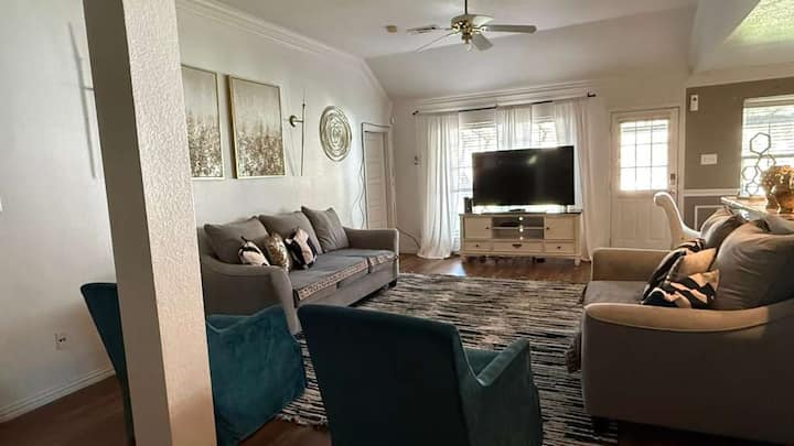 Welcome To A Beautiful Home!
3 Bedrooms 2 Baths - Mesquite, TX