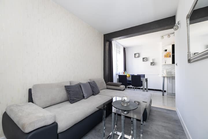 Stylish 2-bedroom Apartment Near The City Center - Split