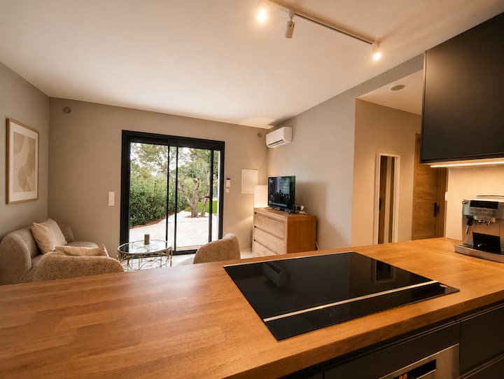 La Petite Maison-villa Avec Piscine Et Jardin - Mougins