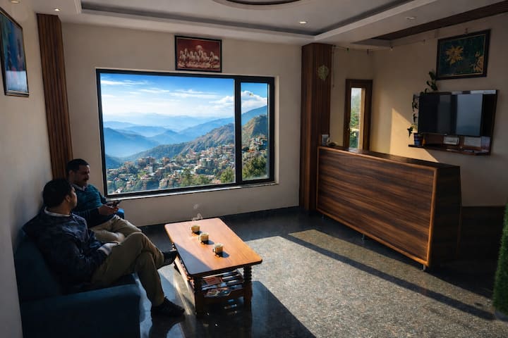 Hotel Divine Hillls - Shimla