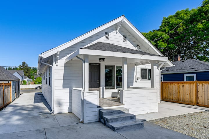 Updated + Modern Craftsman Bungalow In Renton! - 倫頓