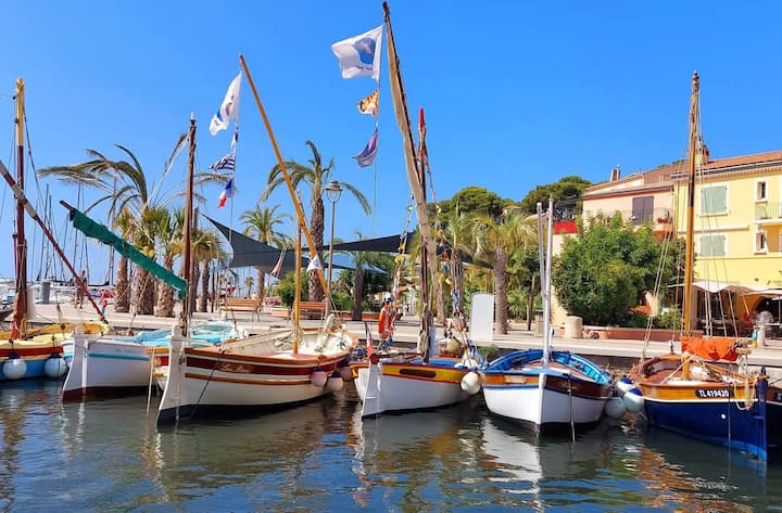 Var St Mandrier Sur Mer. Dans La Baie De Toulon - La Seyne-sur-Mer