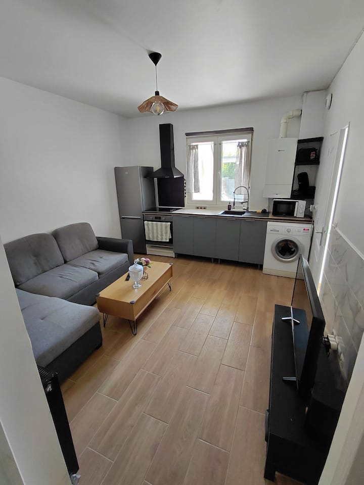 Bel Appartement Avec 2 Chambres (Métro, Tram, Bus) - Bobigny