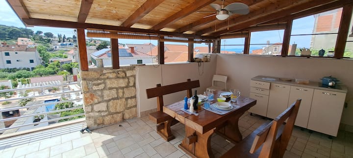 Apartment Dora*** Postira - Postira