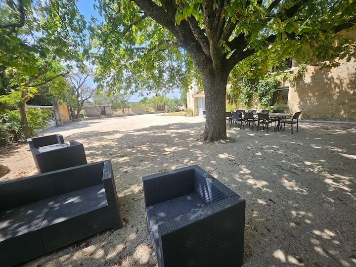 Charmante Maison à La Ferme - Courthézon