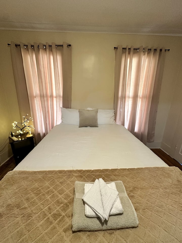 4 Mins From Hospital - Private 1 Bedroom Apartment - Syracuse, NY