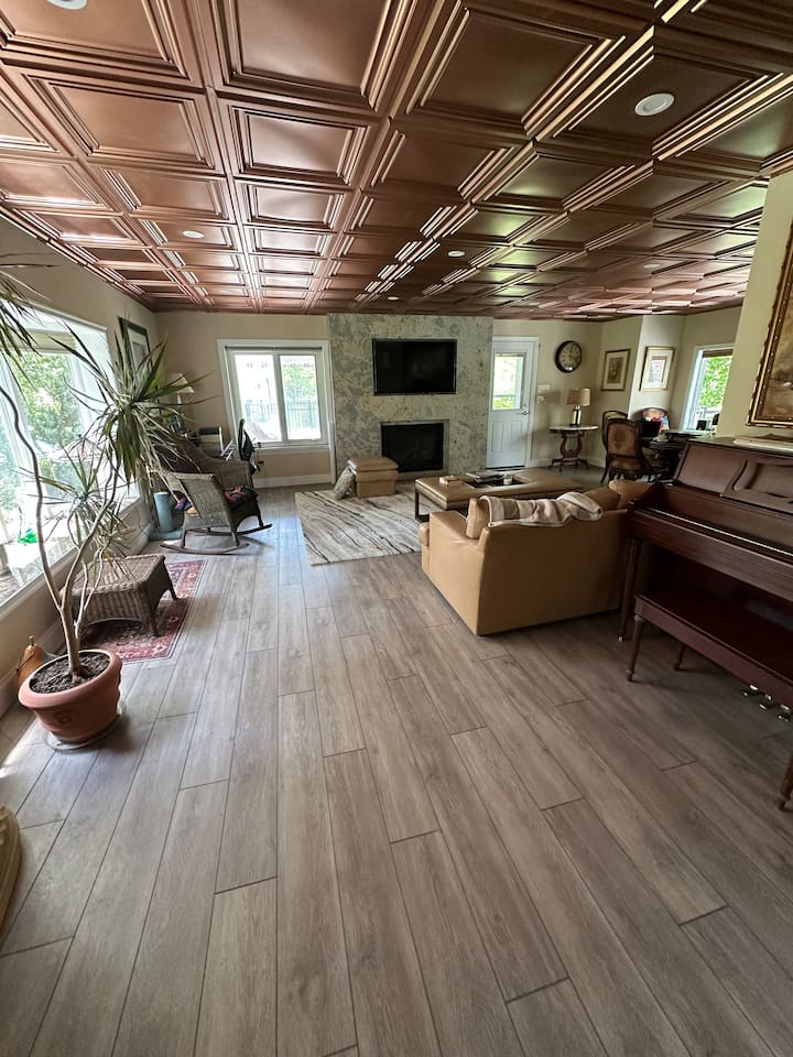 Beautiful Ft. Washington Manor Home! Very Private - Chestnut Hill, PA