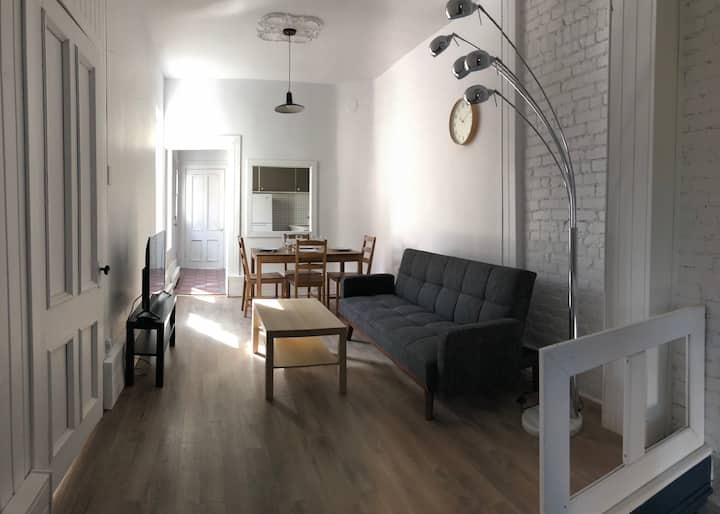 Appartement Montréalais, Escalier Emblématique ! - Montreal