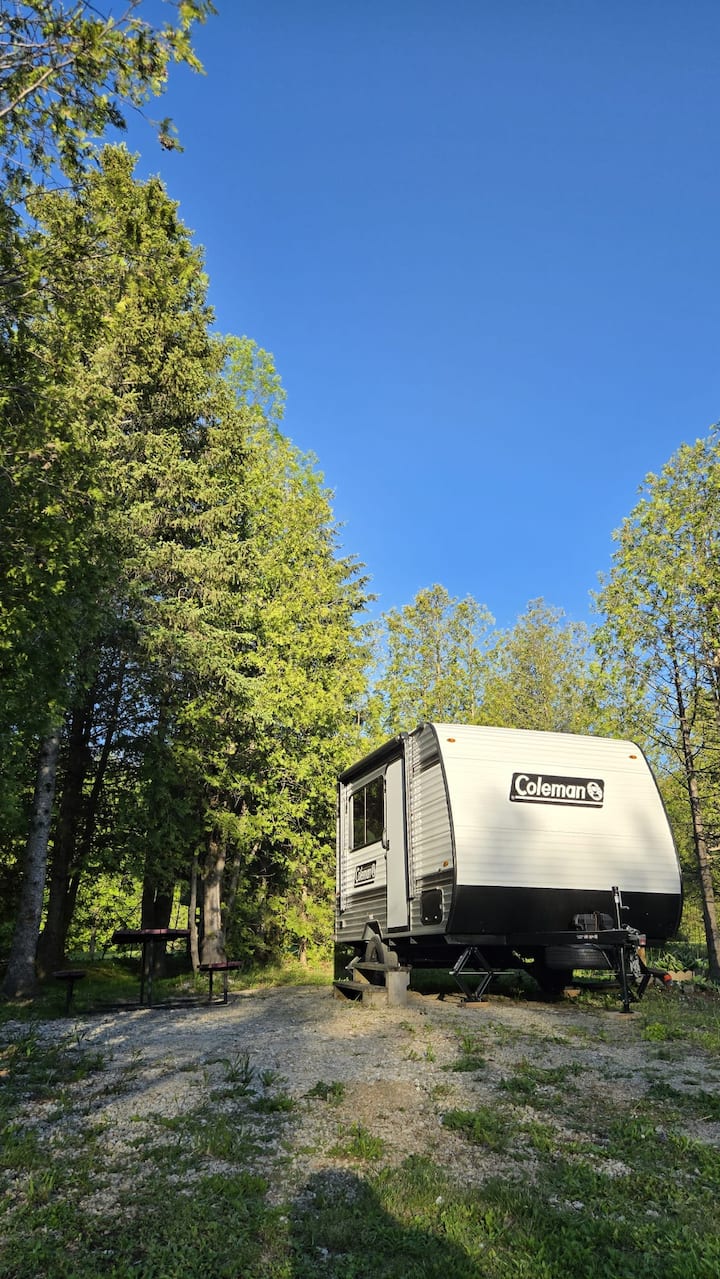 Couples Glamping Trailer - Owen Sound