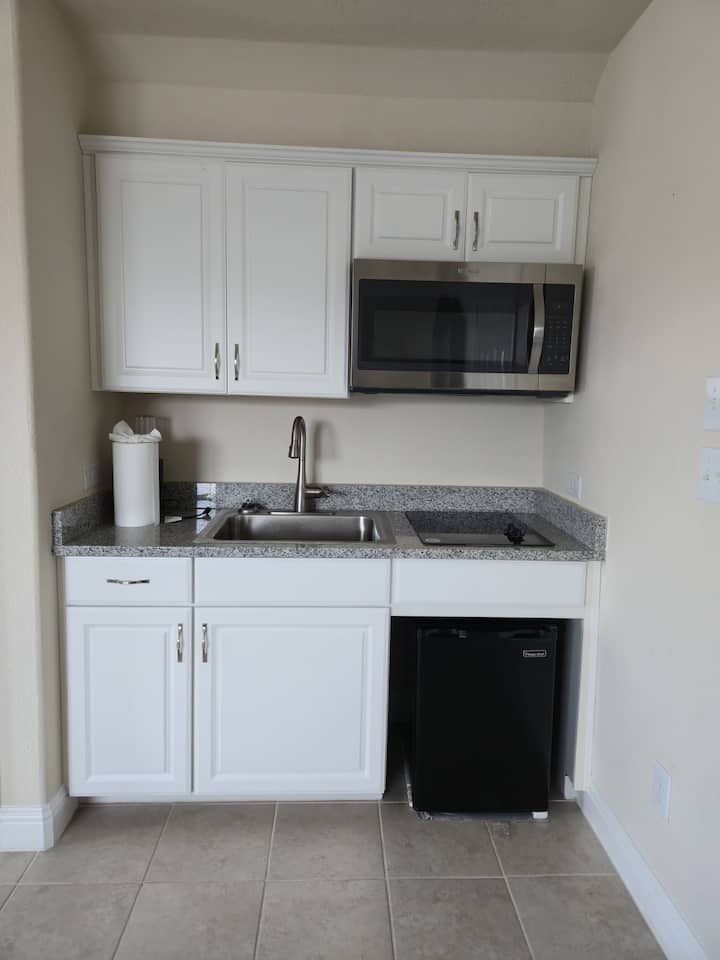 Private Tiny House Loft Near At&t Stadium - Globe Life Park - Arlington