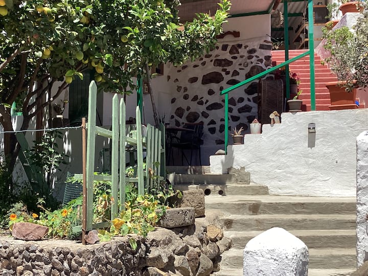 Lovingly Restored Canarian Country House - Canarias