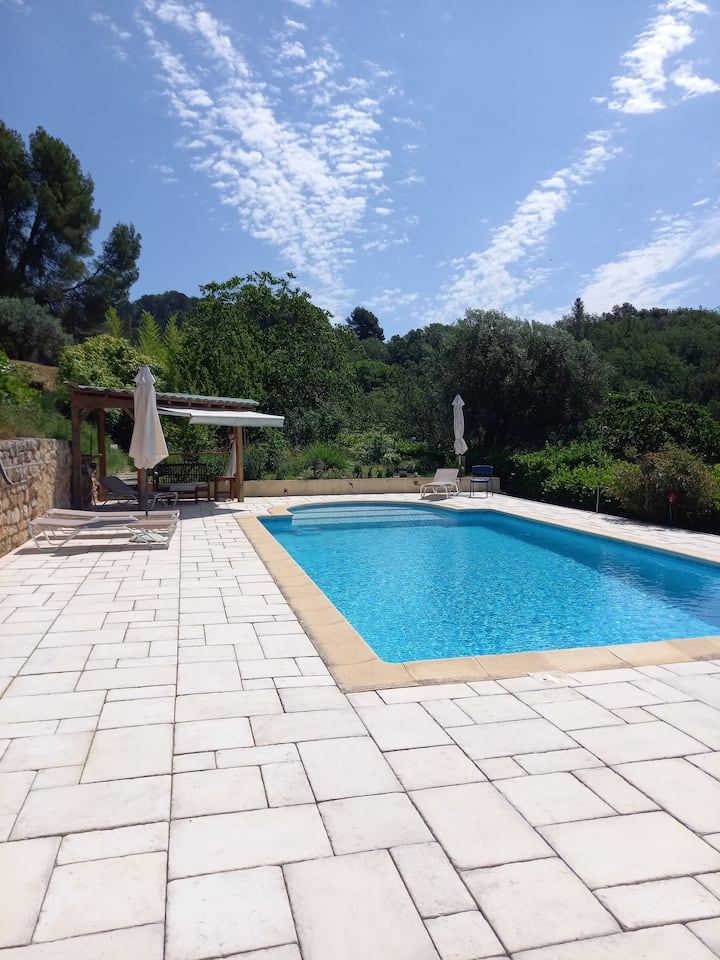 Chambre D' Hôtes Avec Piscine
A Louer En Août - Salernes