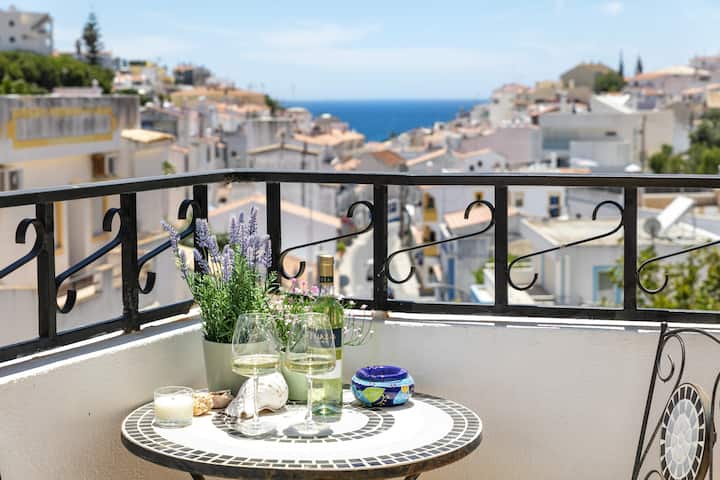 Casa Fili – Sea View Apartment With Pool - Carvoeiro