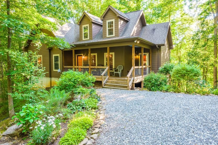 Mountain-view Retreat, Fireplace, Grill, Ac - Sylva, NC