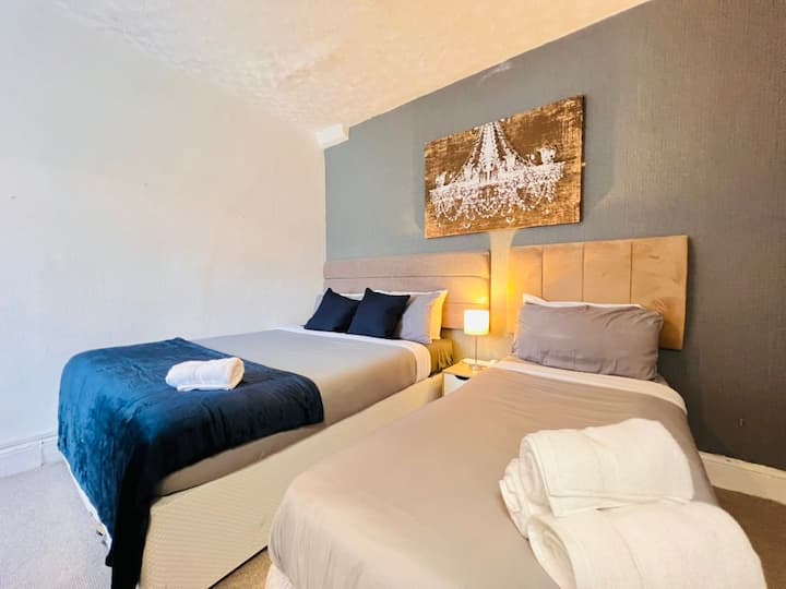The Rockley Hotel - Triple Room Ensuite - Blackpool