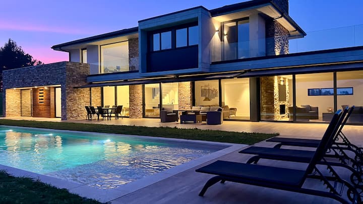 Villa De Autor A 3 Km De Pedreña · Stylish Host - Santander