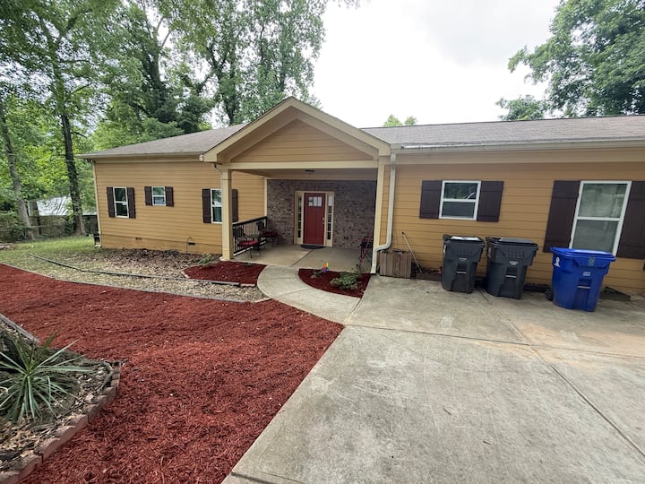 World Cup Home | Union City | Easy Atl Access - Union City, GA