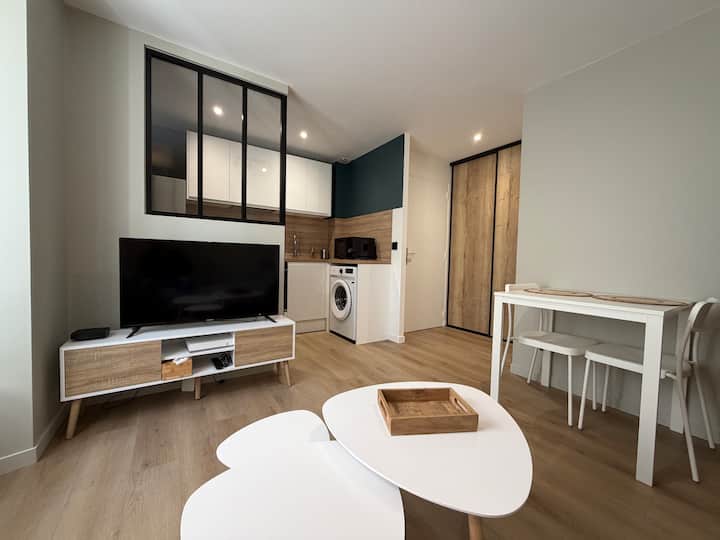 Studio Cosy • Parking • 5 Min à Pied Rer C - Savigny-sur-Orge