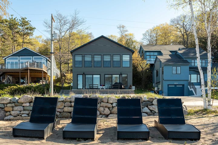 Obsidian Shores Waterfront House On Crystal Lake W - Crystal Lake Township