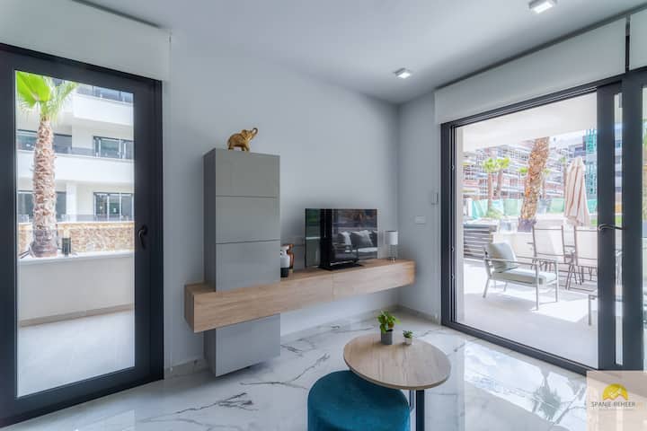 Luxe Begane Grond | Terras Direct Aan Zwembad - Villamartin