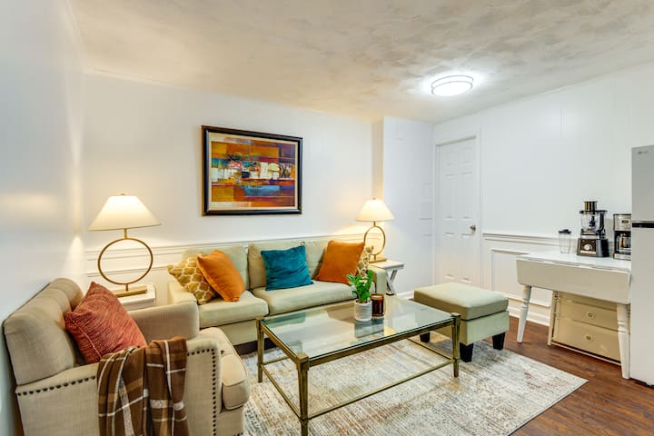 4 Mi To Lake Bernard Frank! Bright Unit W/ Patio - Rockville, MD