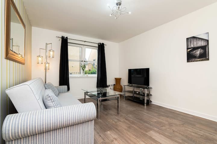 Aberdeen Spacious House- 3 Br-free Parking & Wi-fi - Aberdeen