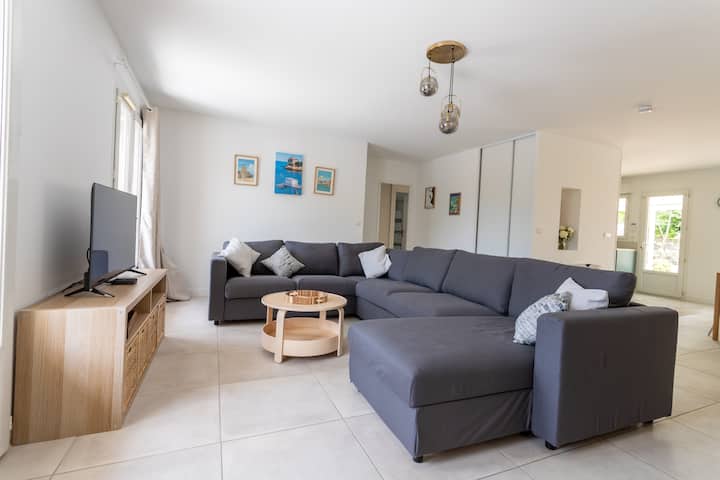 Villa Des Rullas: Plage à Pied, Calme & Confort - Royan